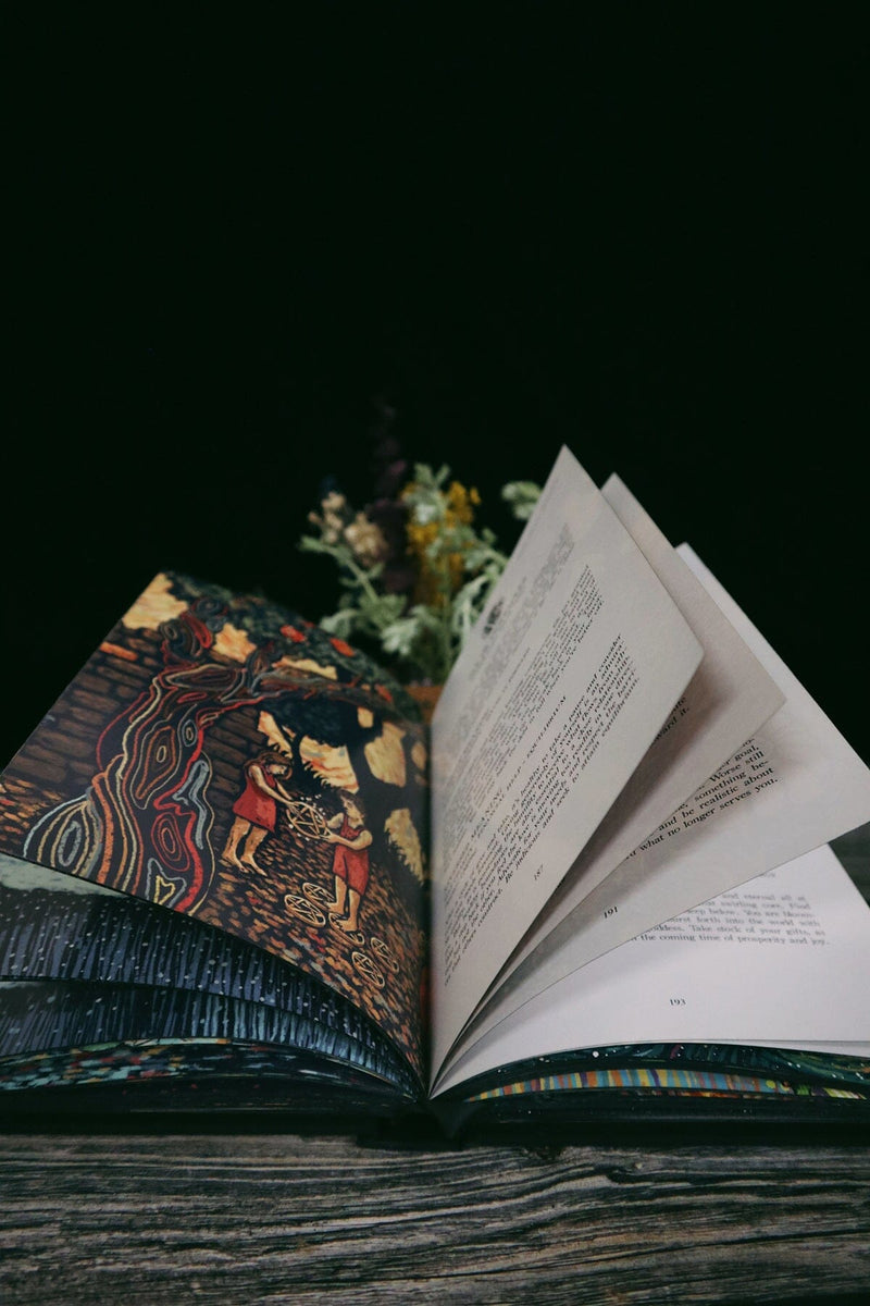 DIVINATION & TAROT – Prisma Visions